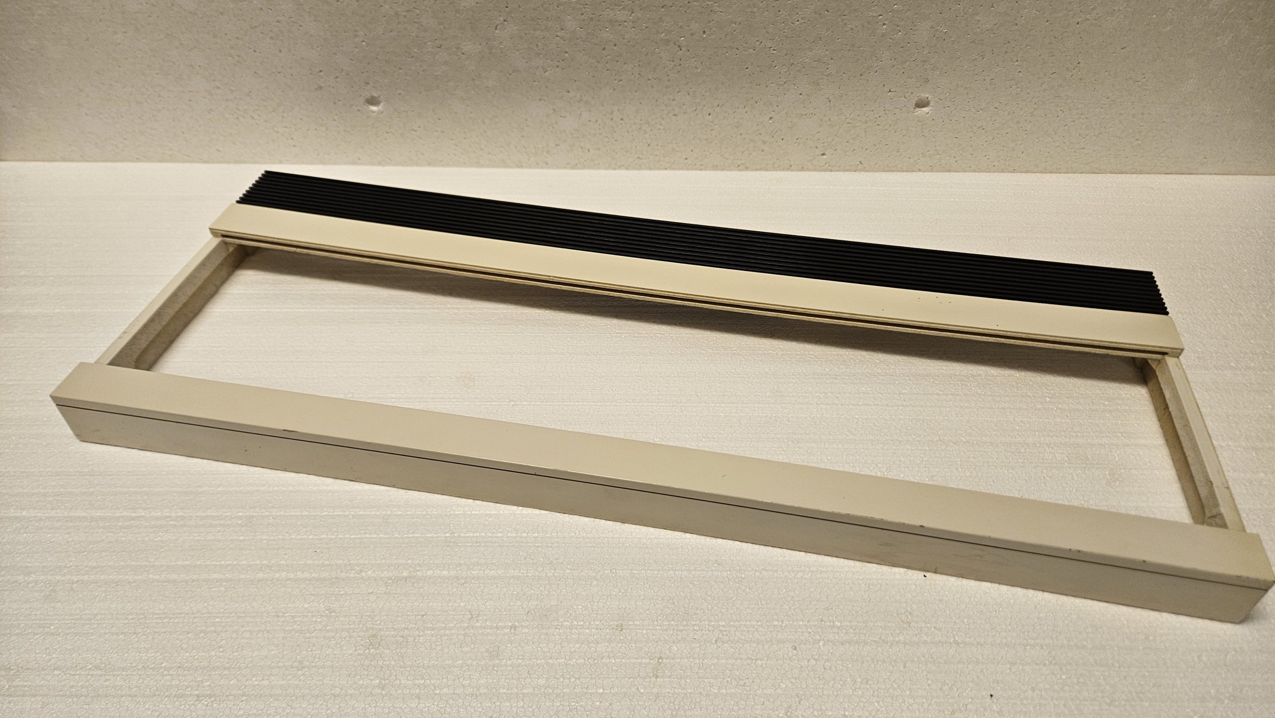 Cabinet Beomaster 2000 3400 White – Classic Audio